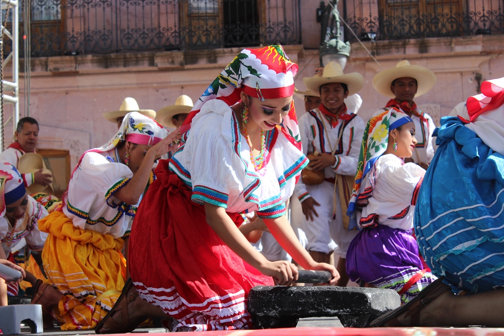 Disfrutan zacatecanos danza, música y tradiciones chiapanecas - RENDERZAC